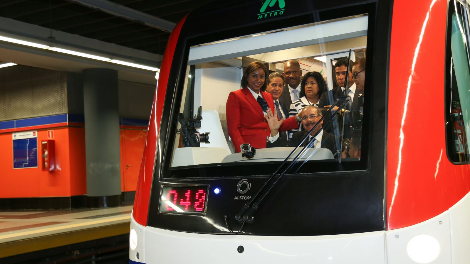 Danilo Medina: extensión del Metro,“compromiso cumplido” » Dirección ...