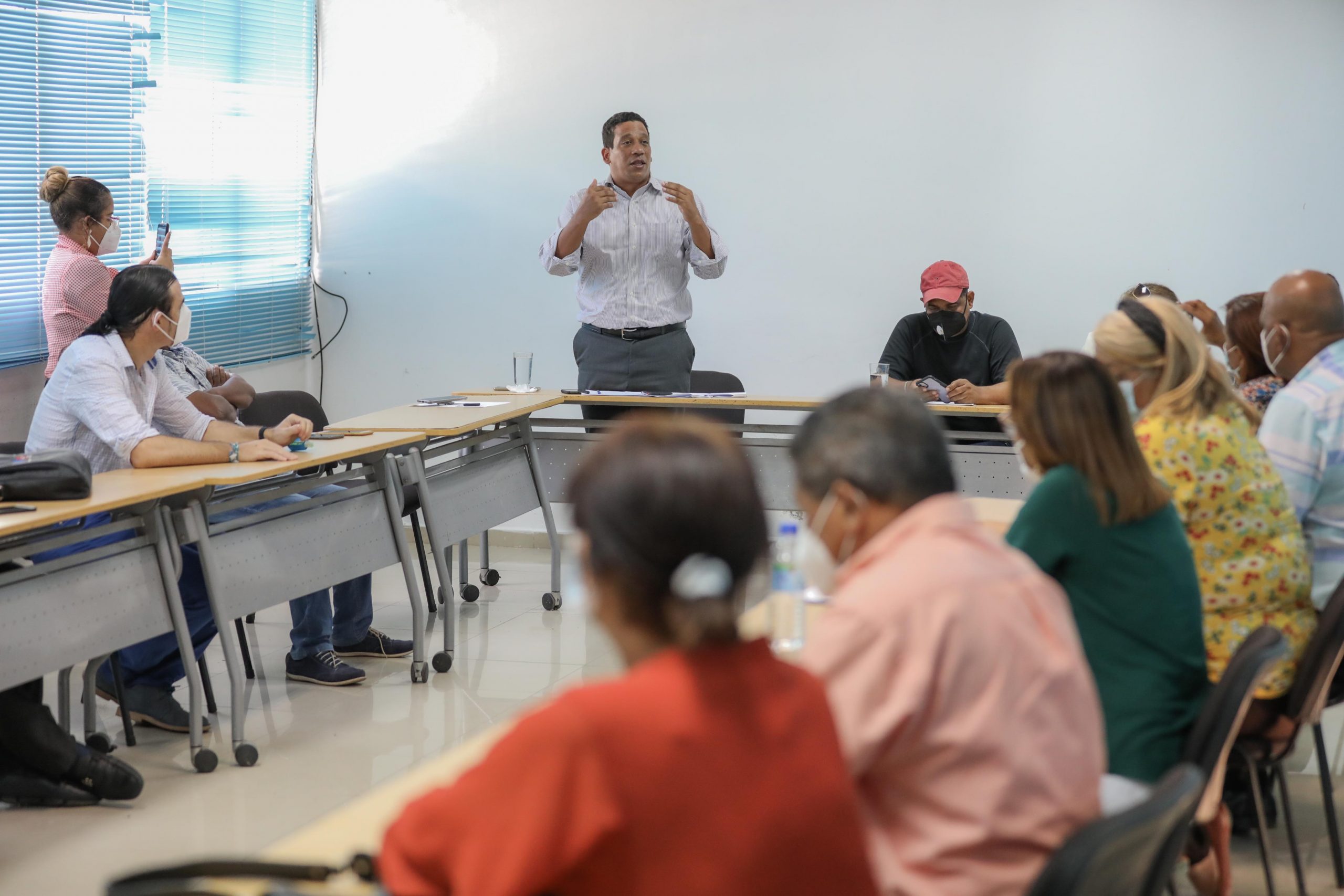 Director DGCP inicia consultas con proveedores y gobiernos locales ...